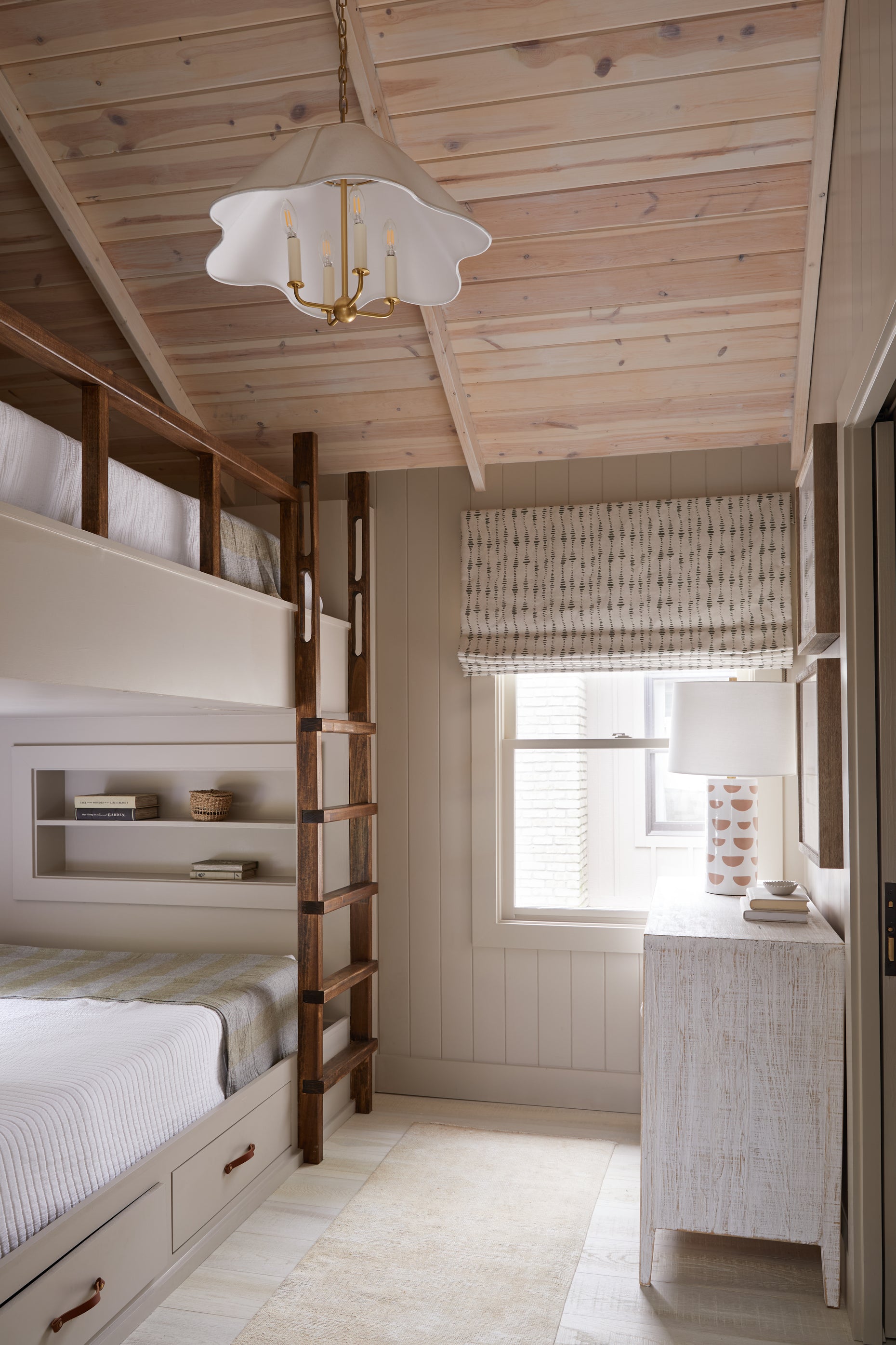 Designer Lighting in Oakville | Chandeliers, Table Lamps, Pendants ...
